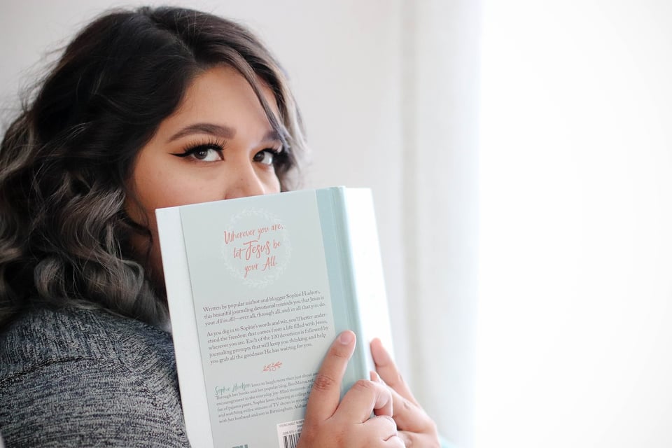 How to Find a Literary Agent: The Complete, Trusted Guide